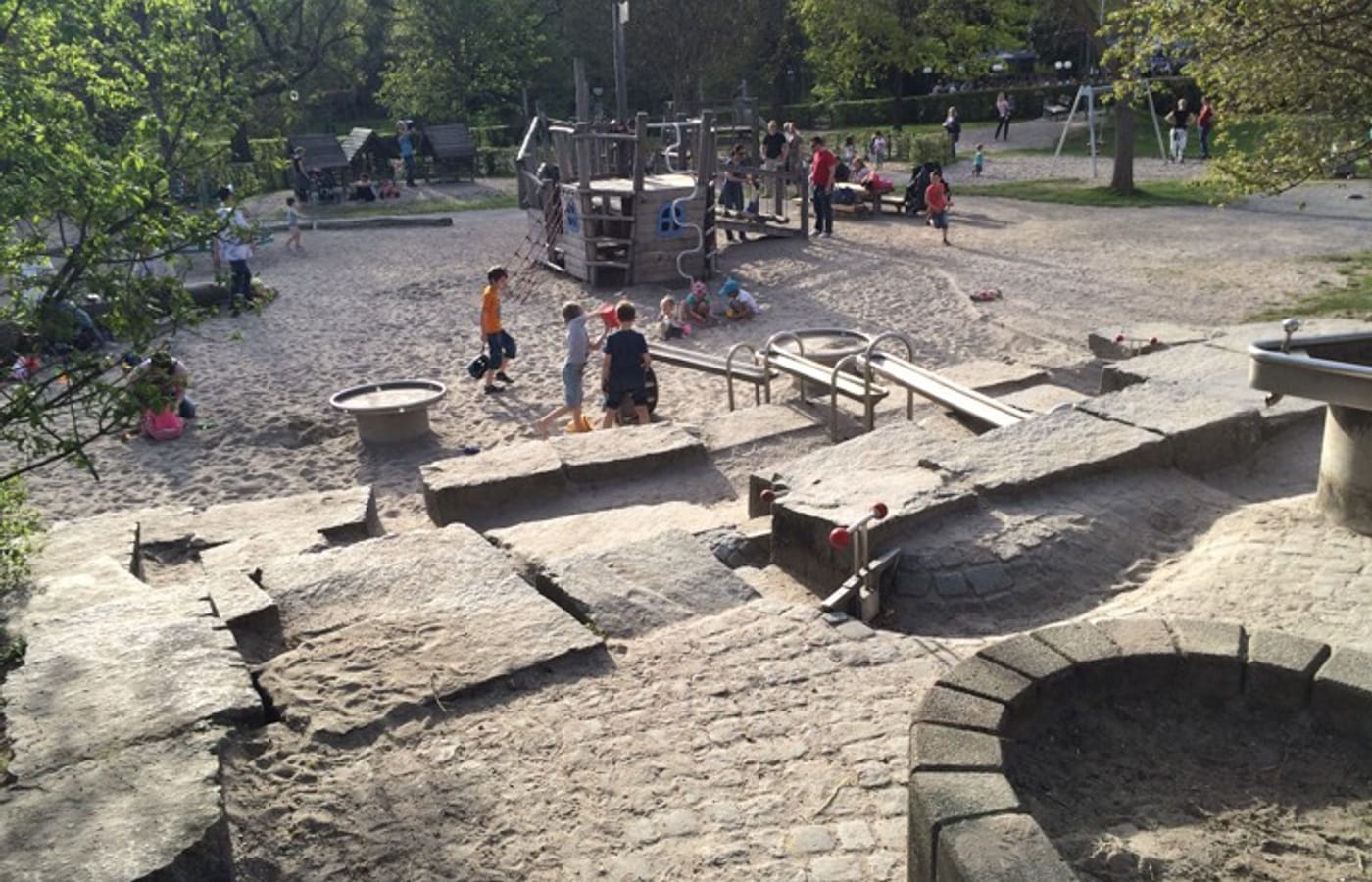Spielplatz am Kühlen Krug in Karlsruhe | MitKids
